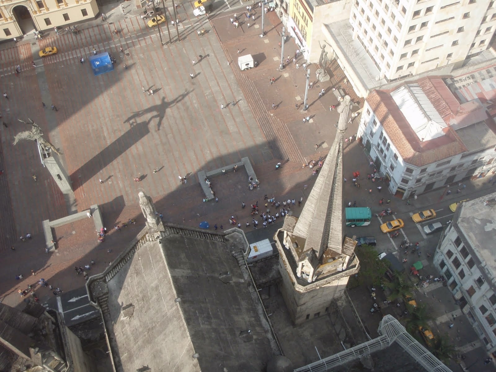 Fotografias de manizales: La Catedral de Manizales desde el corredor Polaco