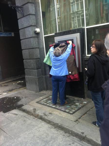 Too Much Protection In These Pictures (26 pics)