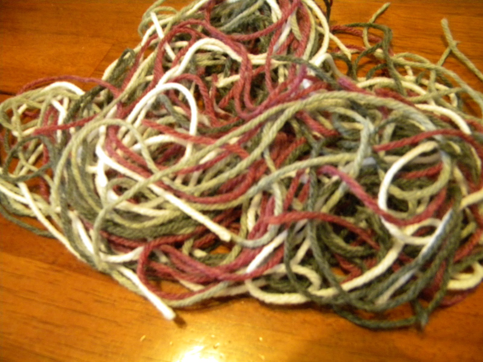 24 Hours in Mommyville: Make a Yarn Scrap Bowl