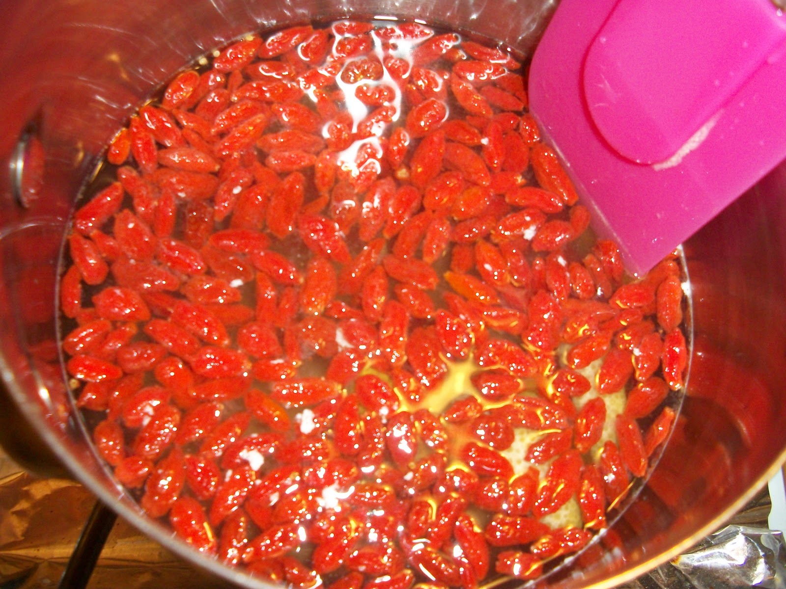 Cooking with love ! : Dulceata de fructe Goji ( Goji berry jam)