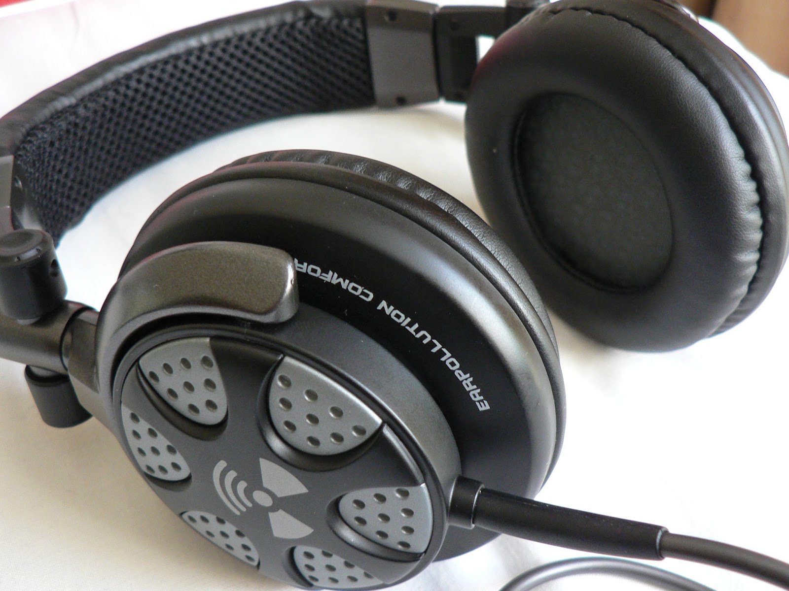 The Life's Way: Product Review - Ronin Stereo Headphones Earpollution ...