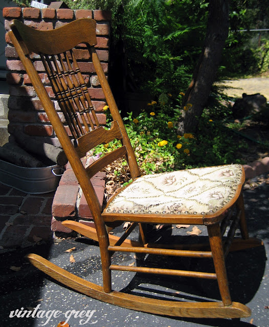 vintage grey: a vintage rocker