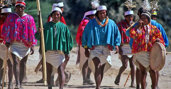 Dale un vistazo a México: *Rarámuris