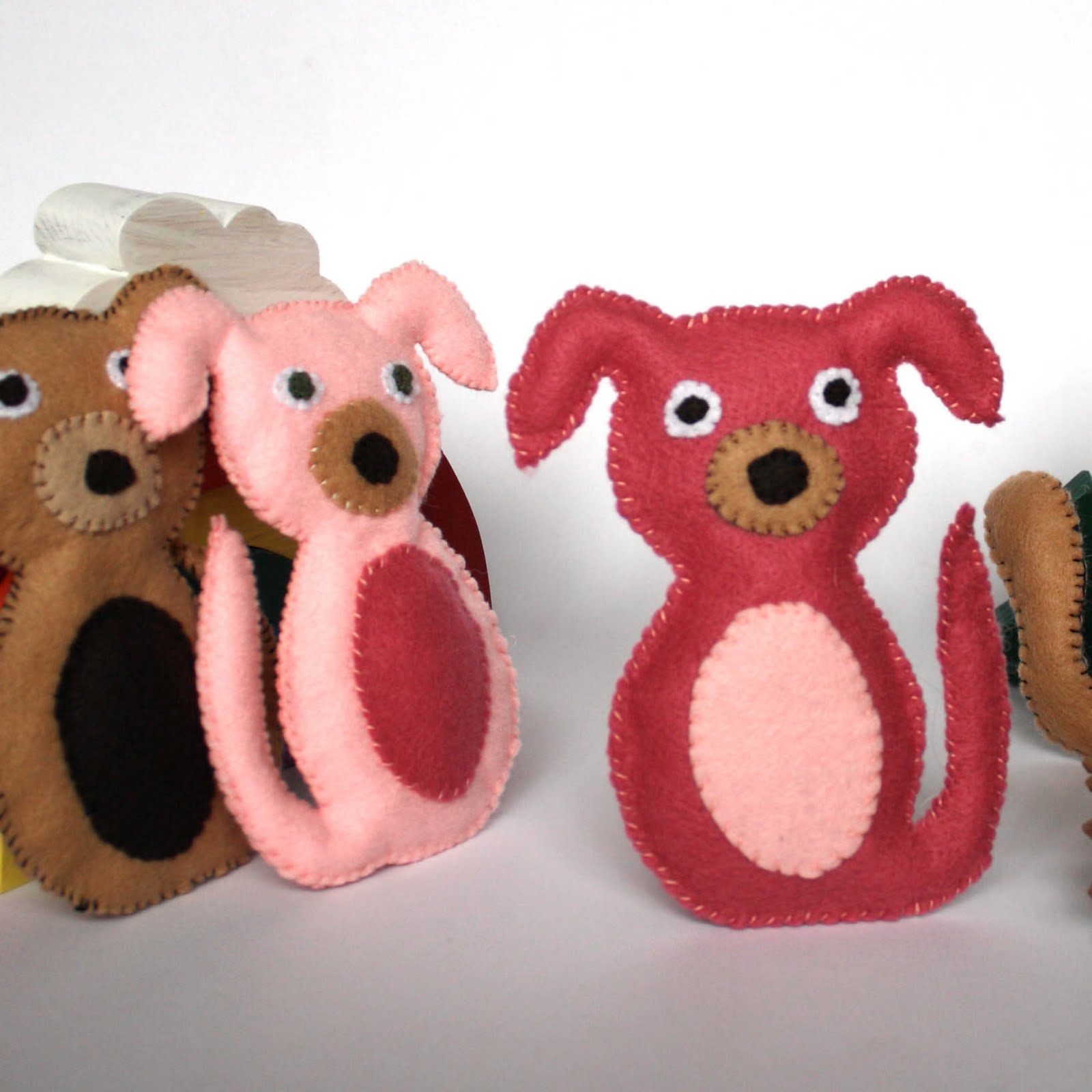 Purple Lizard Design: Pattern: Little Felt Puppy