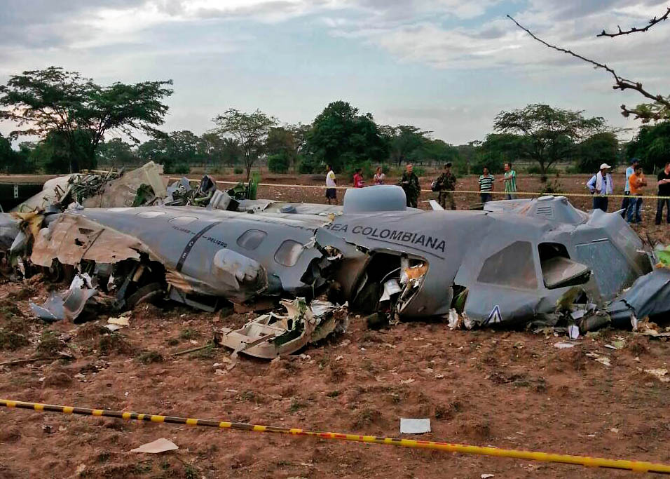 La triste e impactante escena del accidente del CASA ECN-235 de la ...