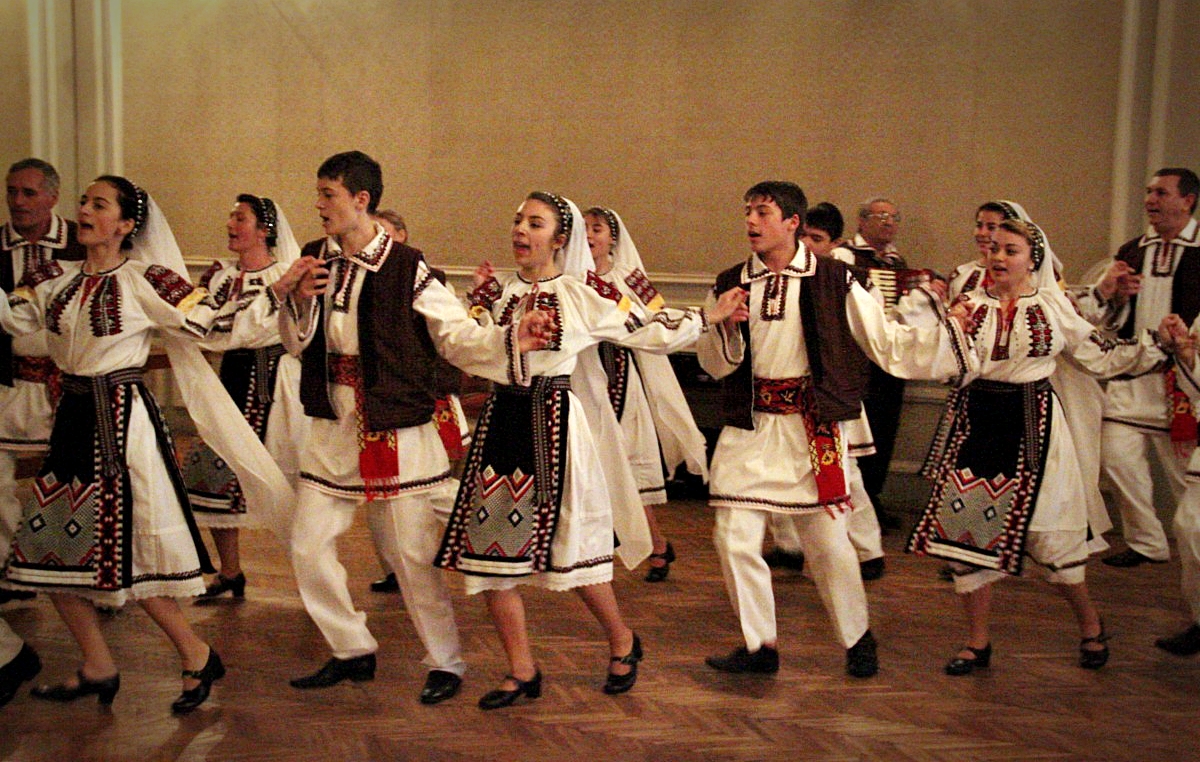 Joc Sah cu Dumnezeu: Braila in sarbatoare - dansuri si cantece populare ...