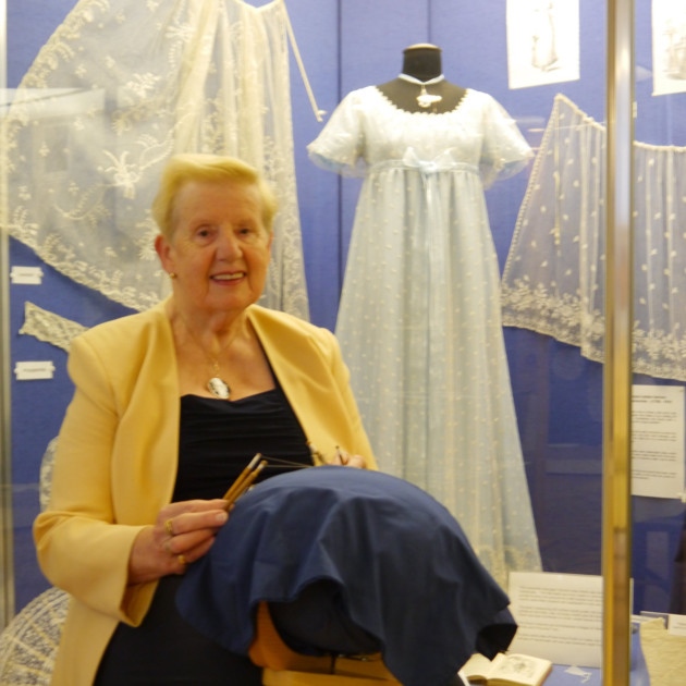 N e e d l e p r i n t: Pat Perryman Honiton Lacemaker Awarded BEM