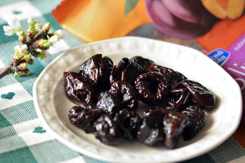 Z mojej kuchyne i fotoaparátu ...: Sušené slivky ...