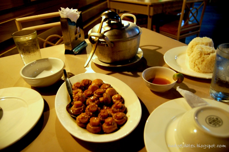 Budget Dates: Food: Nipa Hut Restaurant