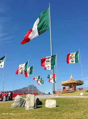 Monterrey, México: Carrusel en el Mirador del Obispado