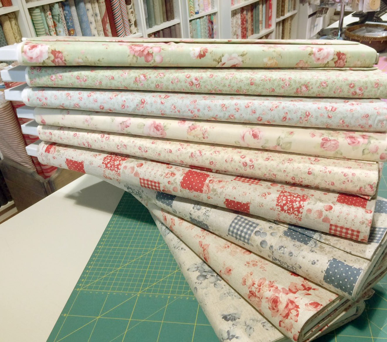 La Tertulia del Patch: Acabamos de recibir telas románticas