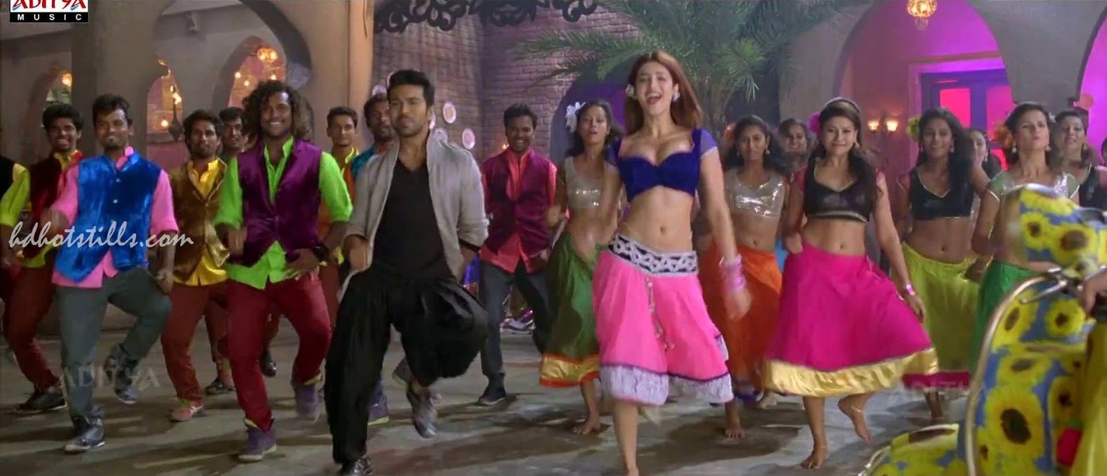 Yevadu Shruti Hassan Hot In Pimple Dimple Song Cinesence