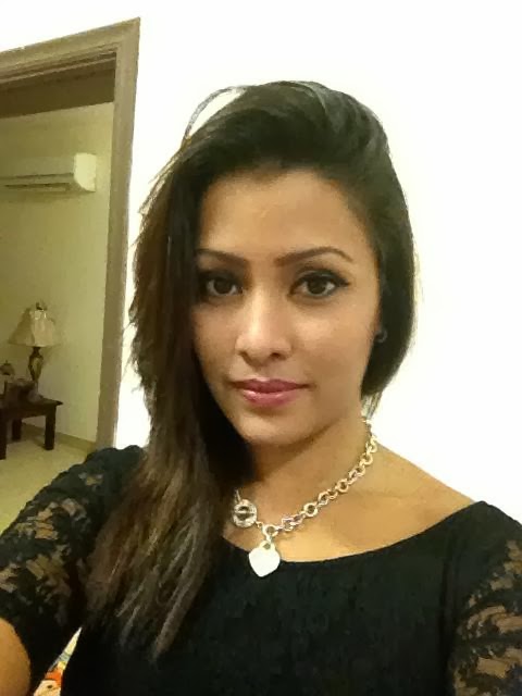 33000lk photo s: model Nadee Kumarasinghe photo collection