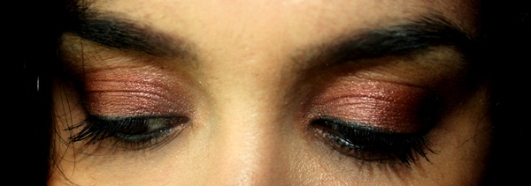 Makeup, Beauty and More: MAC Eye Shadow in Antiqued