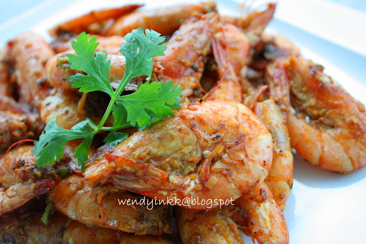 Table for 2.... or more: Garlicky Spicy Prawns - Prawns Week #1