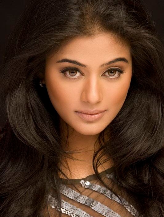 Latest Hot Celebrities Wallpapers: Ekdum spicy look