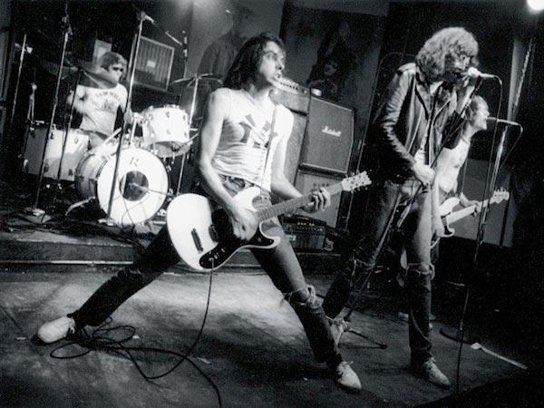 Sejarah Perkembangan Musik Punk Dunia - MusikPopuler.com