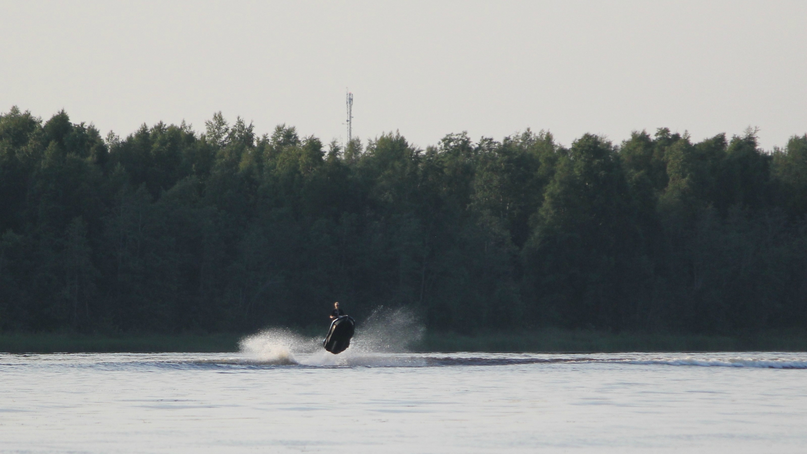 LENS and COVER - PHOTOGRAPHY: Jet Ski Wave Jumping