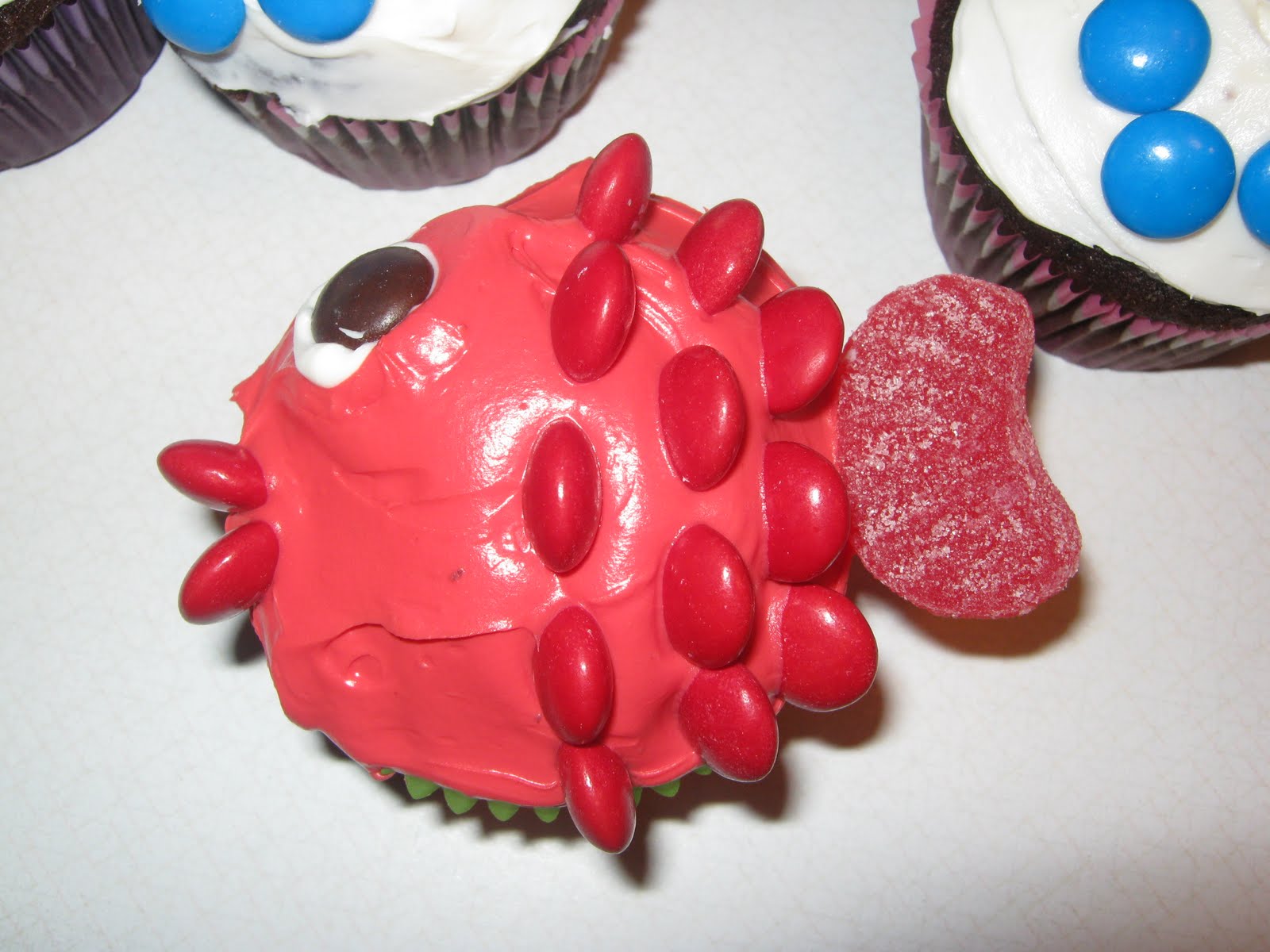 Holy Hannah's: Fish Cupcakes