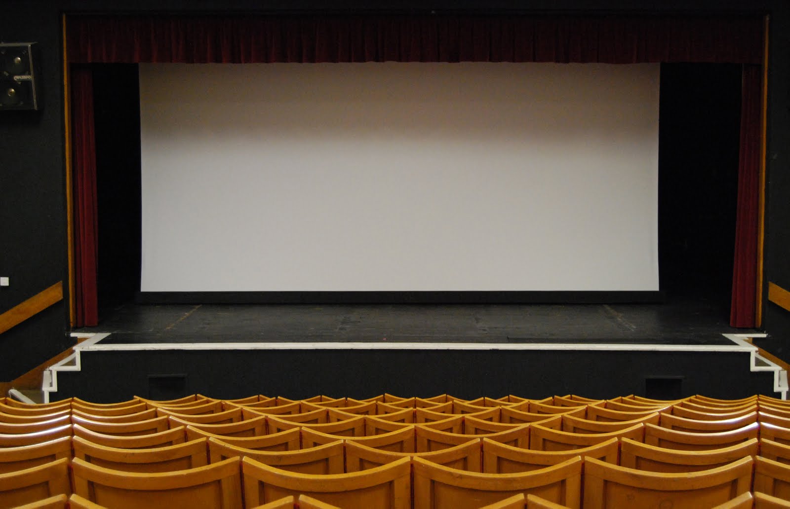 Cinema and the Gallery: August 2011