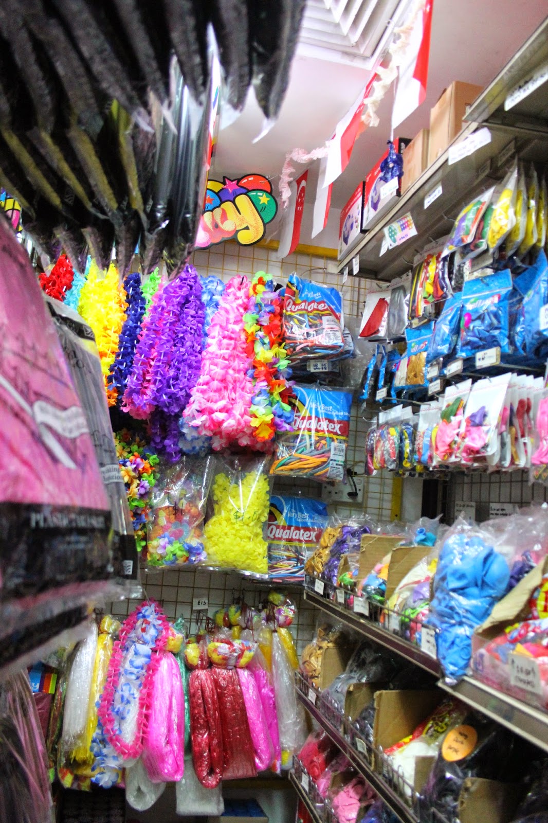 Party supplies, decorations, materials, photoshoot props and more ...