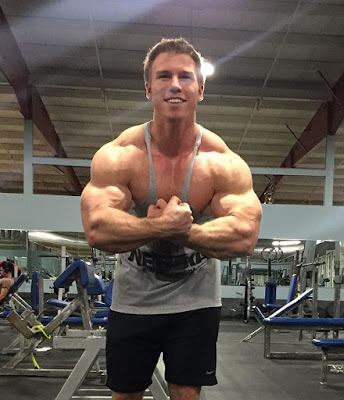 the beauty of male muscle: Kyle (2/3)