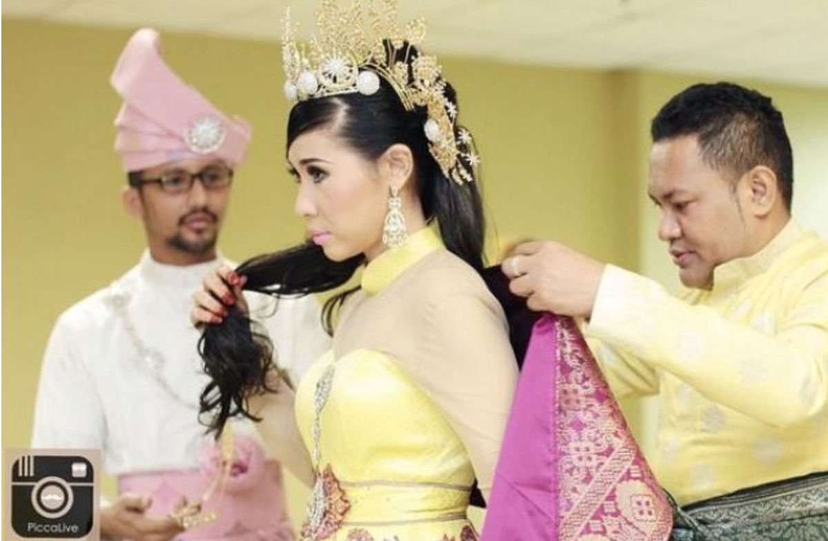 MESTI TENGOK !! Majlis Resepsi Cukup Unik, Yaya Maembong & Wan Raja ...