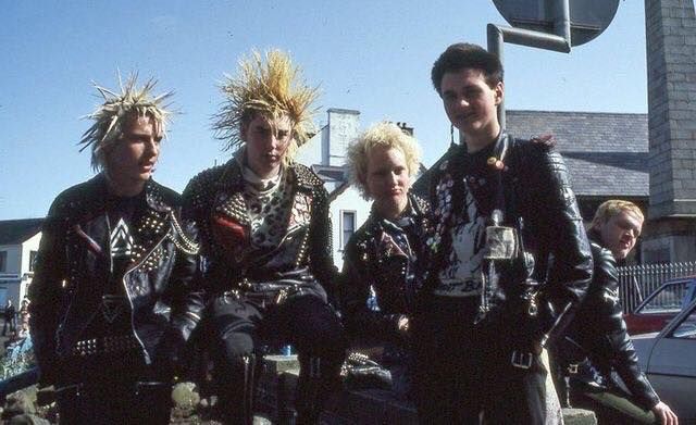 Candid Snapshots of ’80s Punk Culture Through an Amazing Instagram ...