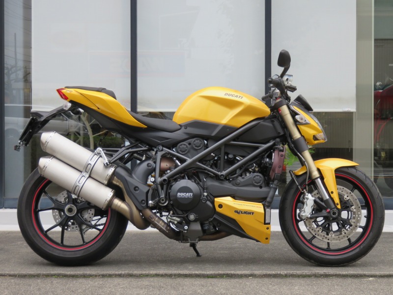 DUCATI USED BIKE: DUCATI STREETFIGHTER848 2012 YELLOW