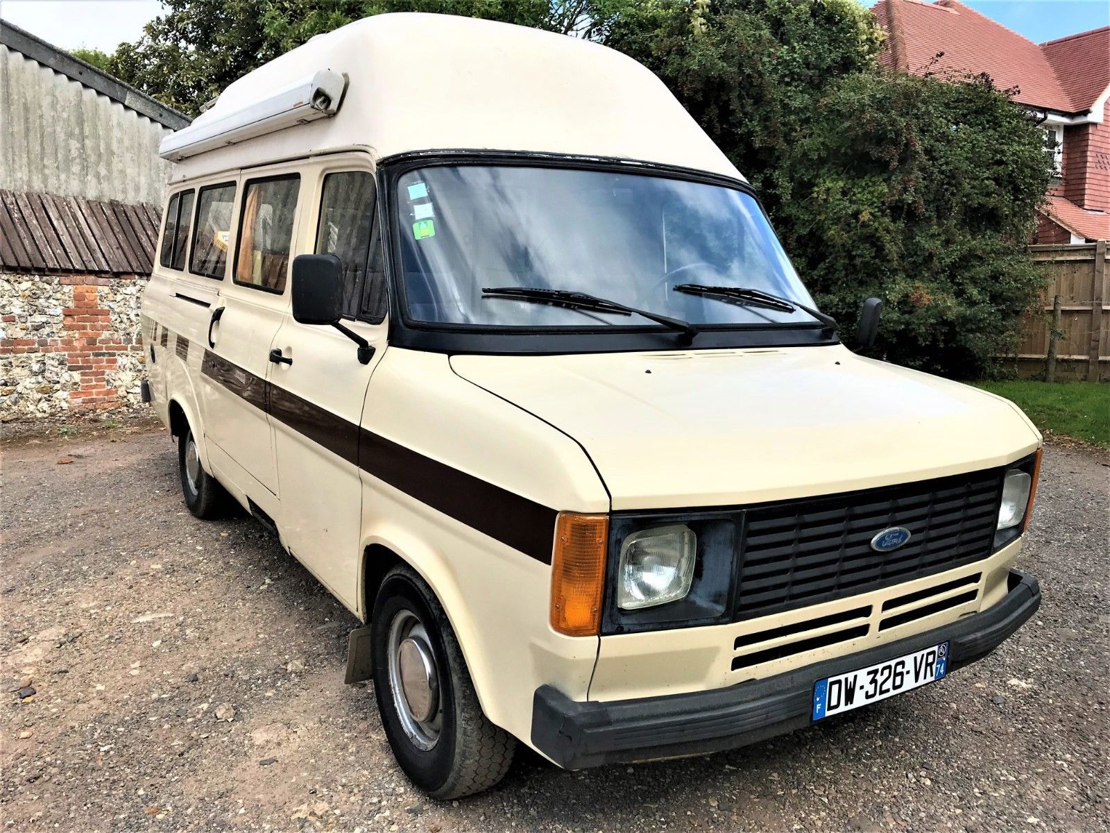 CLASSICS FOR SALE: 1985 FORD TRANSIT MkII 2.0 LITRE LWB CAMPER Left ...
