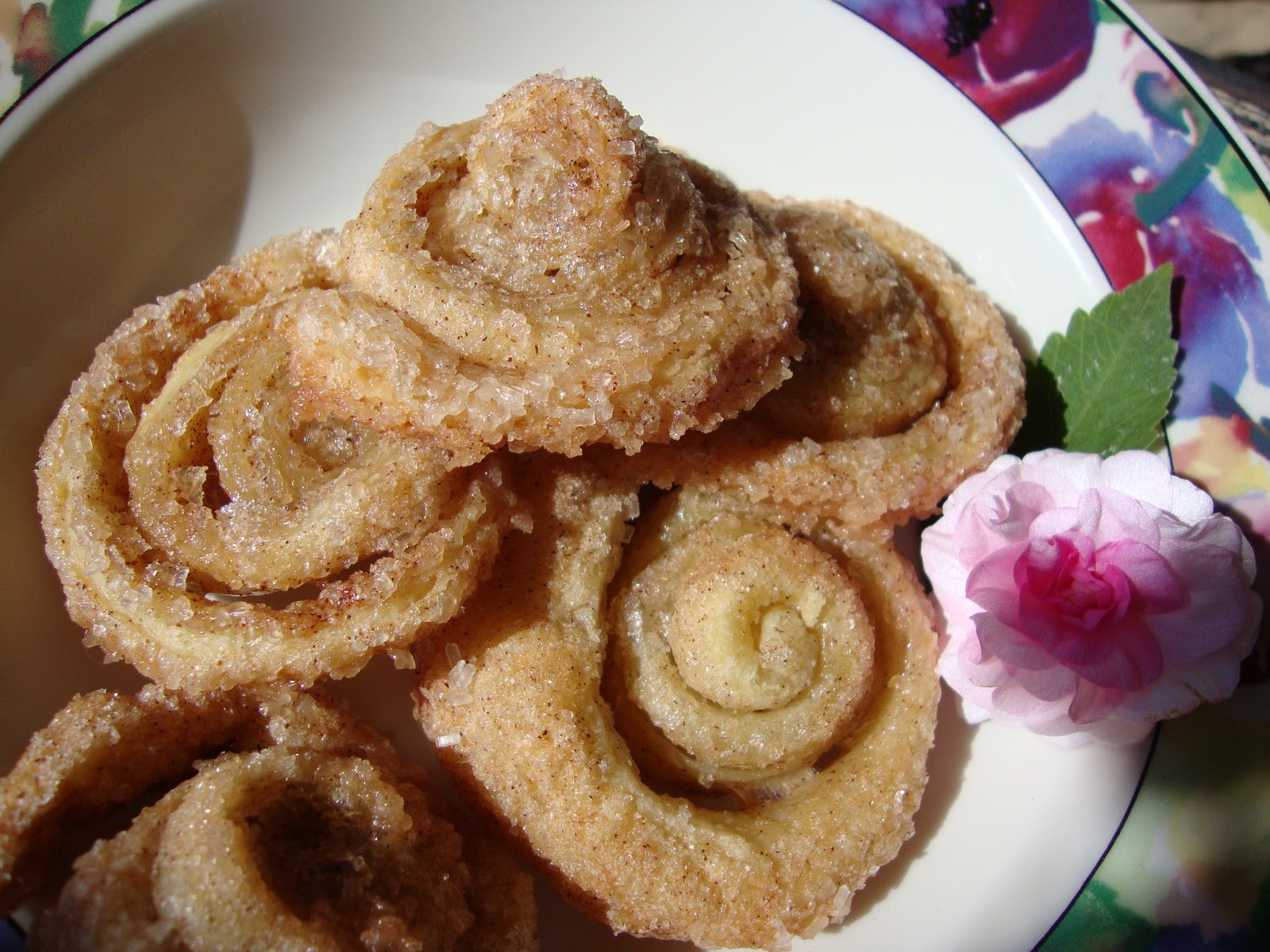 Fast Fabulous Foodie: Sugar-Crusted Puff Pinwheels