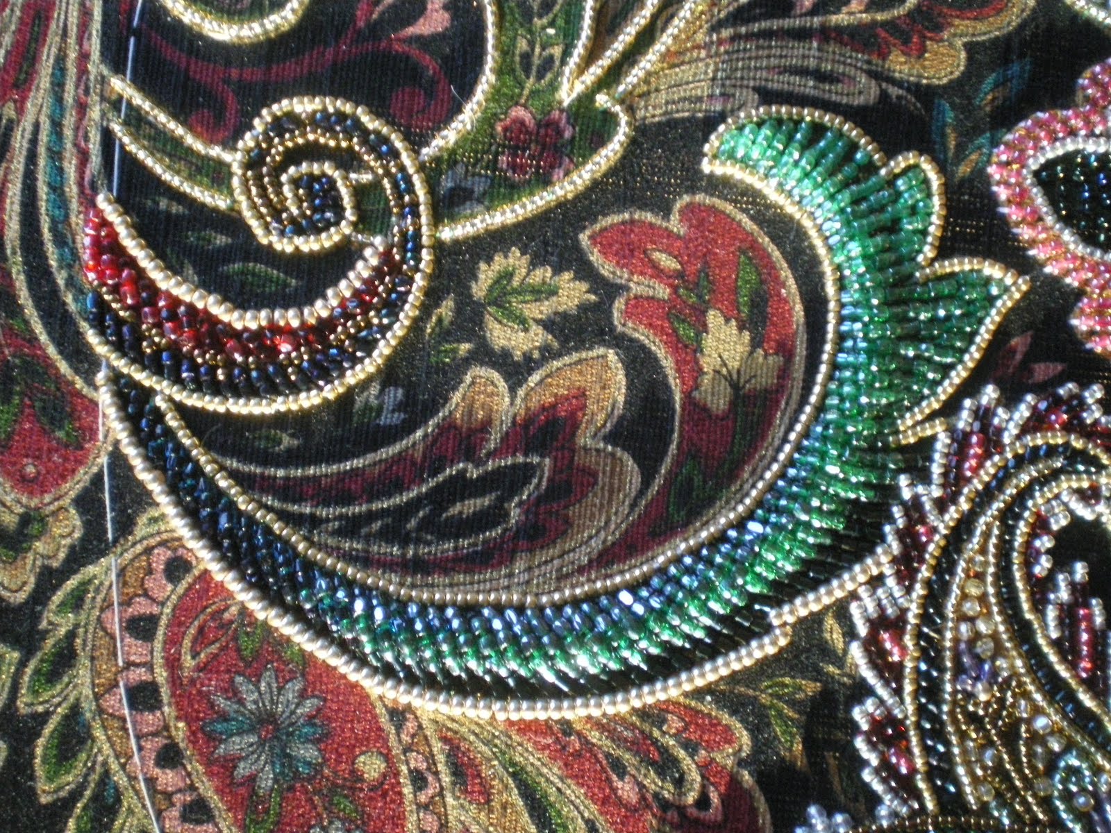 Threads Across the Web: The Long and Twisty Leaf