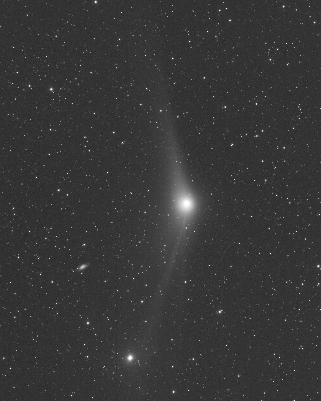 Astroblog: Comet C/2009 P1 Garradd near NGC 6015 - February 26, 2012
