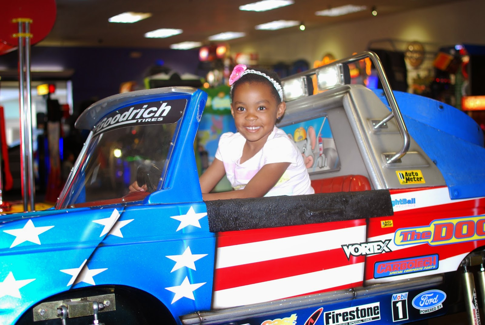 Jayla Jessa Mikey Kellan Quinton Lucas: Chuck E Cheese
