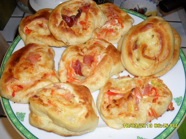 Le Ricette di Simona: ROTOLINI DI PIZZA FARCITI