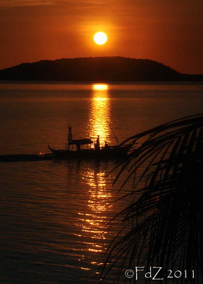 View thru My Global Lens: [SkyWatch] Sunset in Anilao