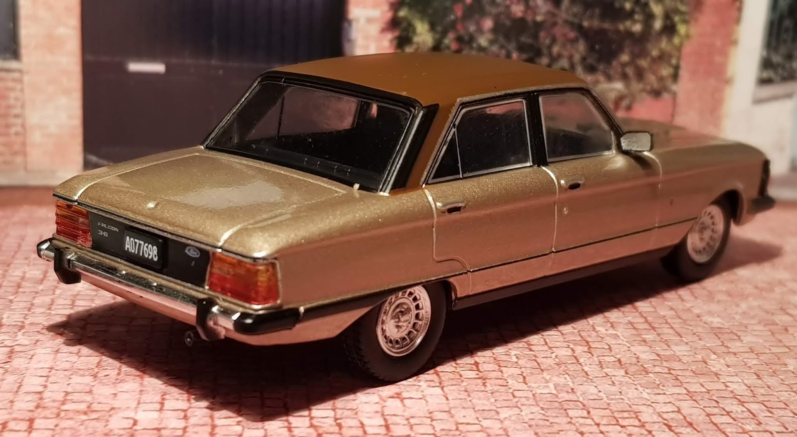 RetroAutosEnEscala: FORD FALCON GHIA (1982)