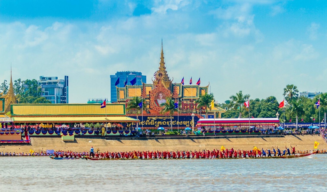Water Festival in Cambodia: Bon Om Touk, Boat Race | Exploring Cambodia ...