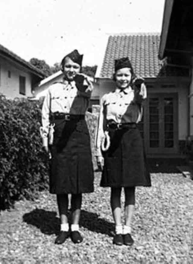 World War II in Pictures: Collaborator Girls