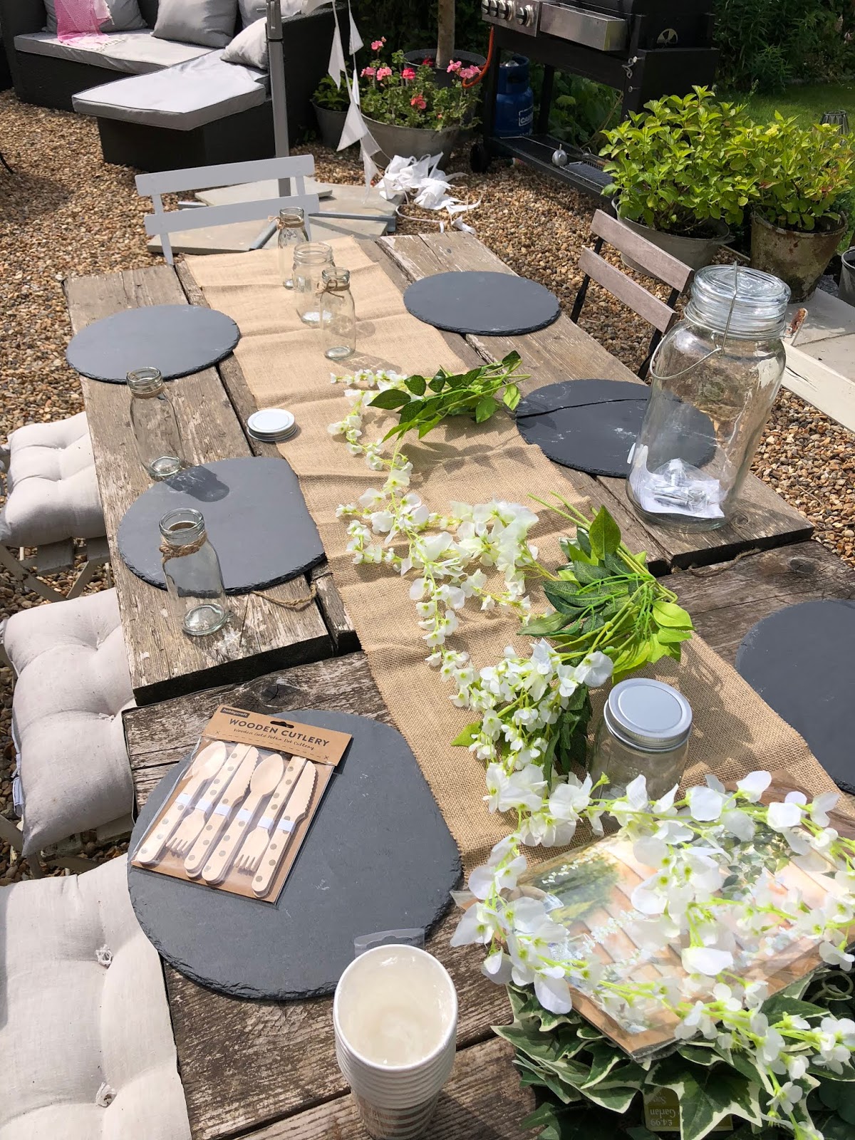 Hobbycraft* // Throwing a Midsommer Garden Party & DIY Flower Crowns ...