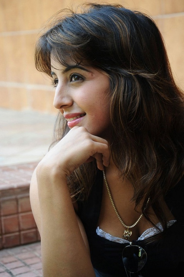 Nri Sexy Indian Girl Sanjjanaa