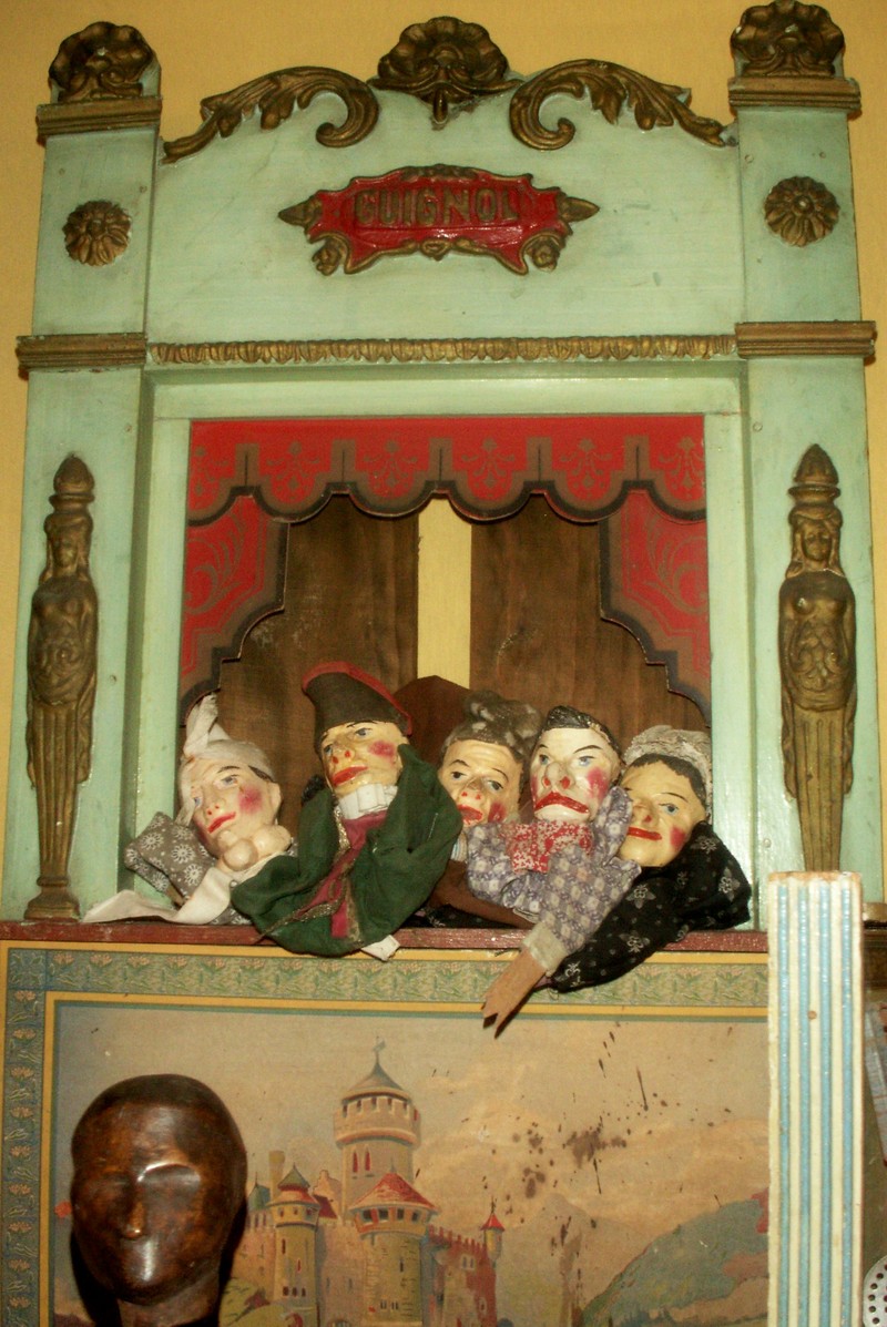 Dioramas and Clever Things: September 2011