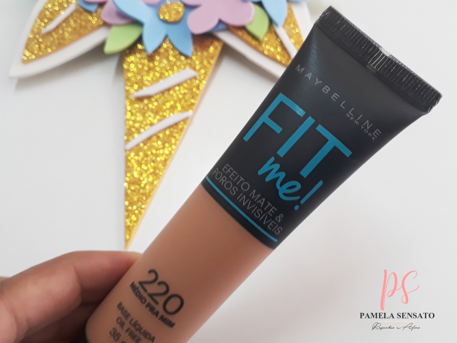 Base Líquida Fit Me Maybelline Efeito Mate Médio 220 - Pâmela Sensato ...