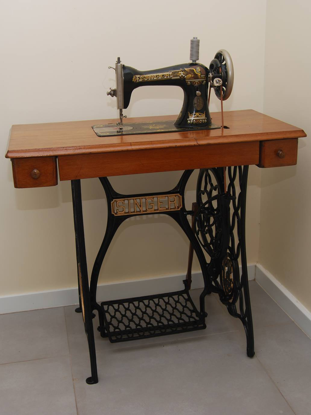 Máquinas de Costura e Ferros a Vapor: Recuperação de uma Máquina Singer ...