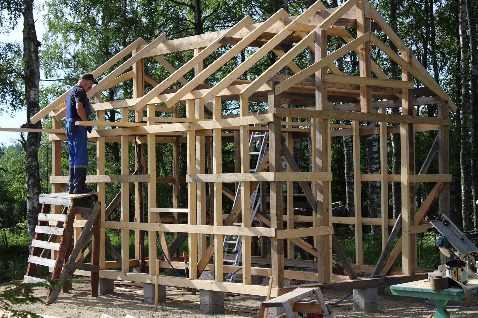 Rannanpihassa: Rakennusbrojekti