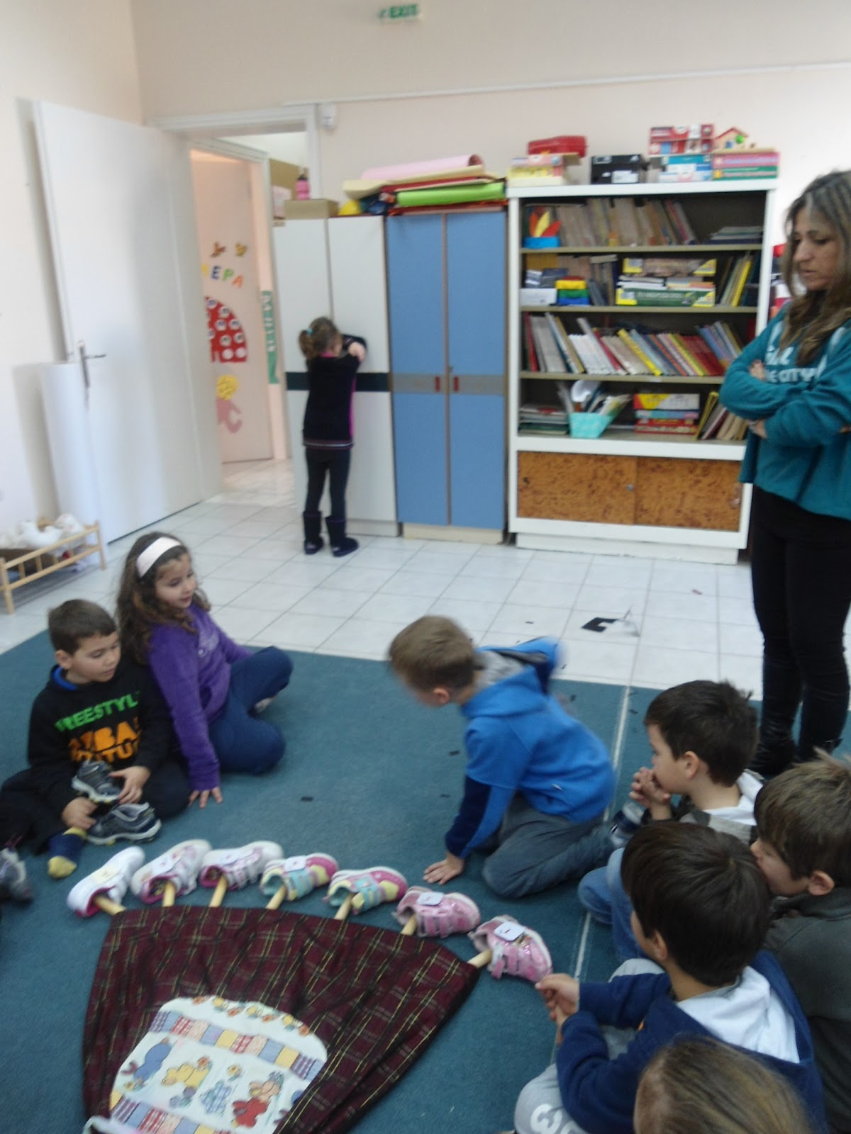 .~~kindergarten teacher ~~ΝΗΠΙΑΓΩΓΟΣ.....ΧΡΩΜΑΤΑ ΚΑΙ ΑΡΩΜΑΤΑ ...