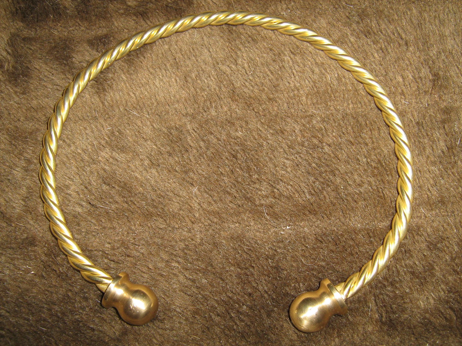 El Artesano Numantino: TORQUES