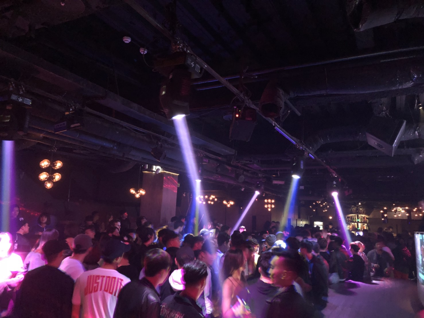 2020台北夜店全店專訂包廂/卡座 Ruff Babe18 Wave KLASH IKON 優惠諮詢: 台北時尚夜店TAIPEI ...