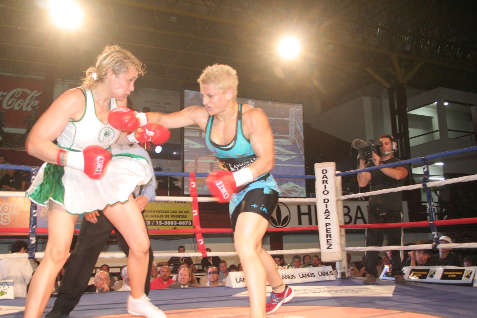 Boxeadoras Argentinas: Una noche de pura emoción para Alejandra Oliveras