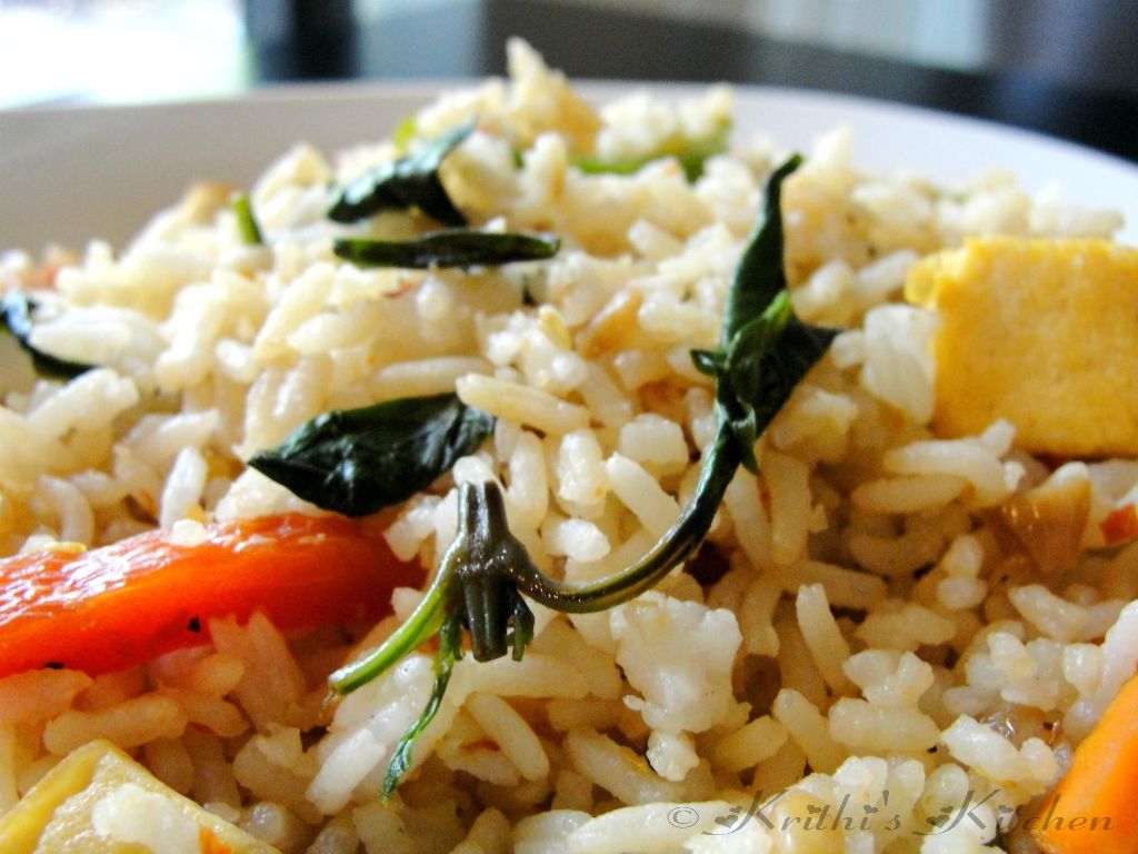 Krithi's Kitchen: Garlic Basil Vegetable Fried Rice - Thai Style